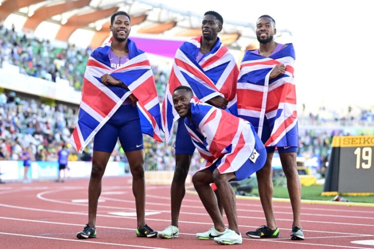 TEAM GB WIN BRONZE IN MEN's 4 x 400 METRE RELAY - THEHOMEOFSPORT